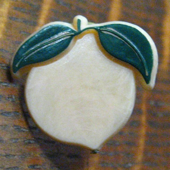 Georgia Peach | Accessories | Georgia State Peach Vintage Lapel Pin ...